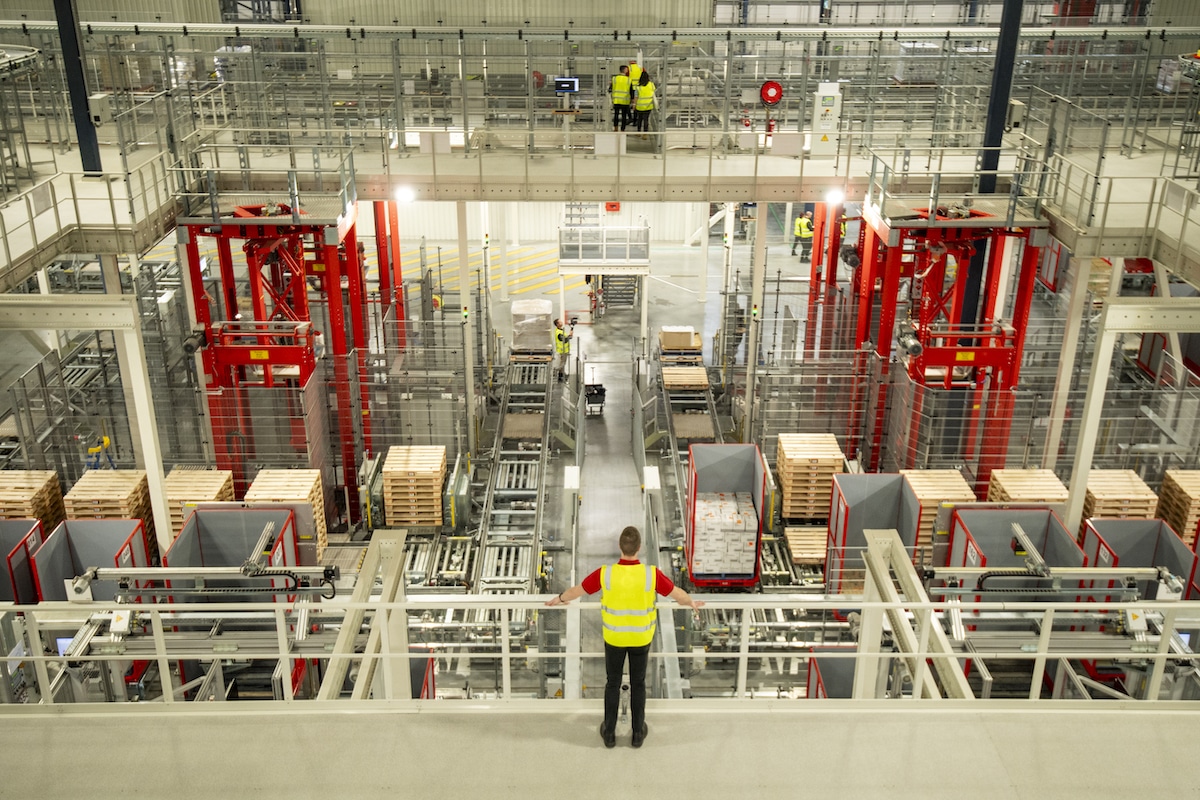 Coles increases investment in supply chain modernisation - Food ...