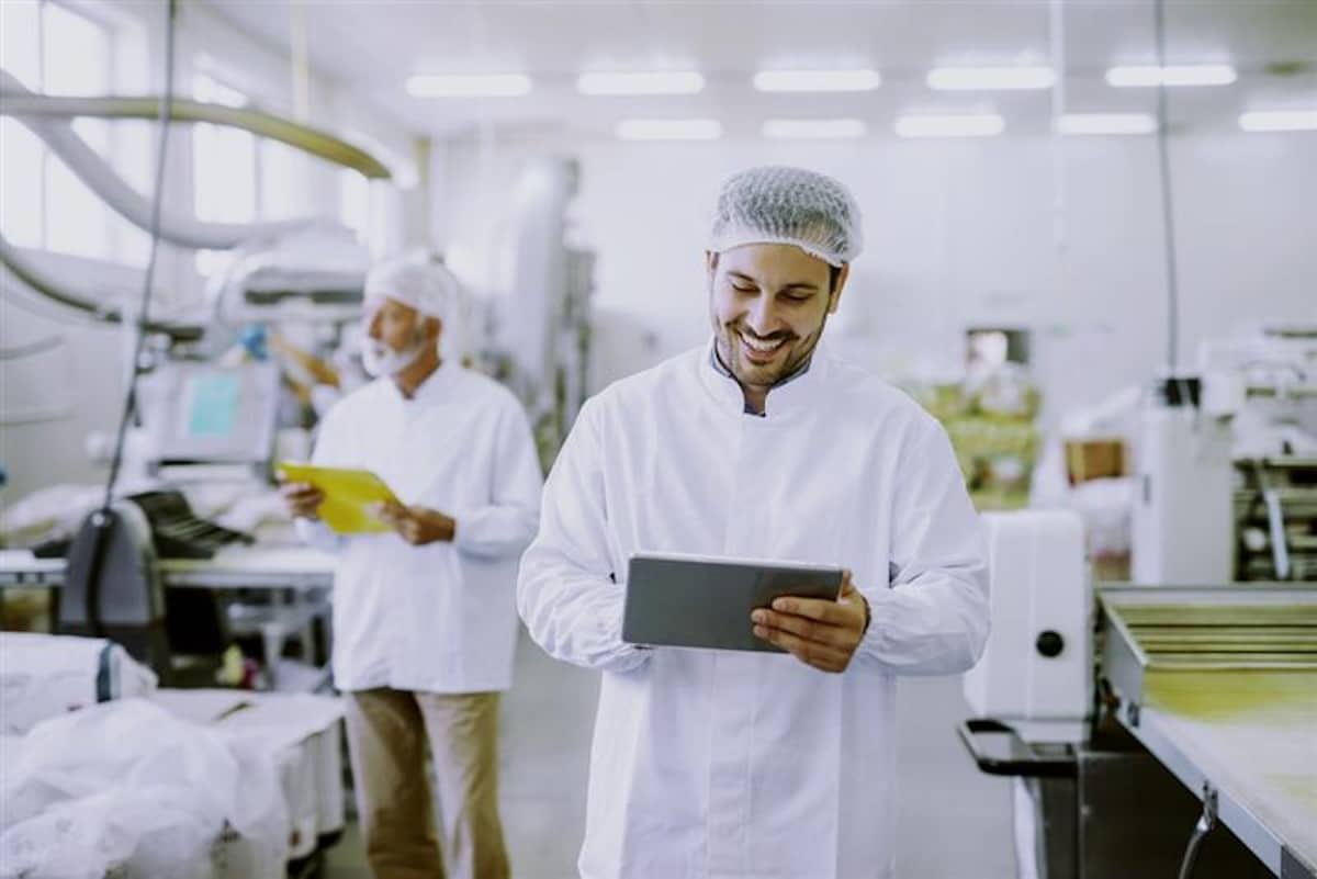 How to meet strict hygiene standards in food production - Food ...