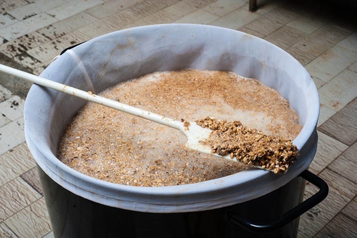 Transforming beer grain waste into sustainable products - Food ...